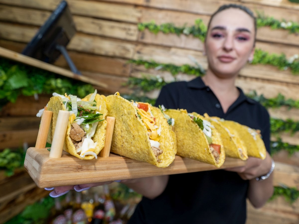 Tacos & Burgers – un nou fast food în Galați (P) - Revista Urbania